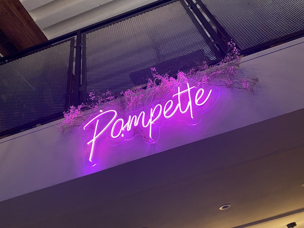 On a testé : Pompette, le bar à cocktails rétro-pop de la Presqu'île